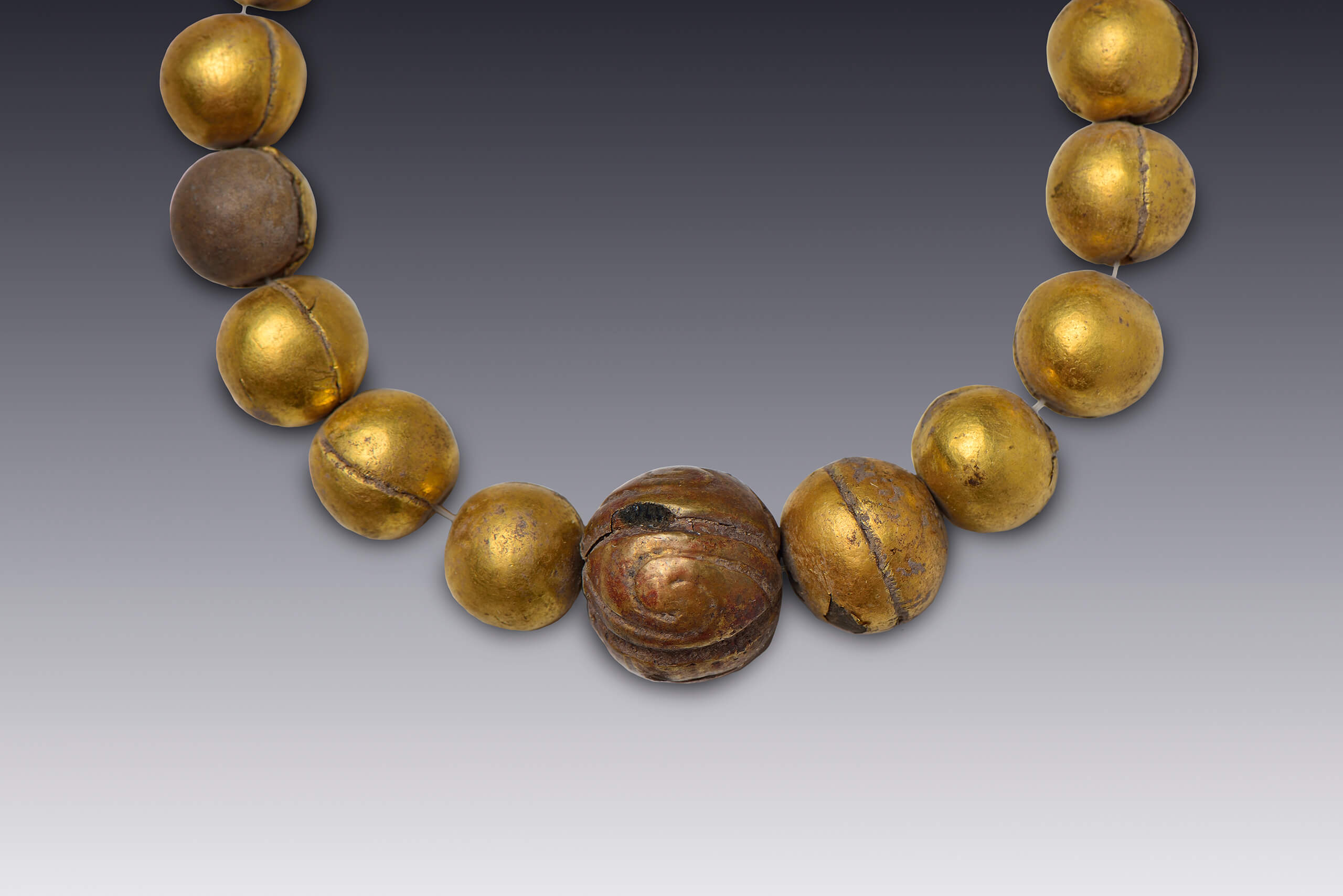 Descubre los elegantes collares de oro de la necrópolis de Marugán